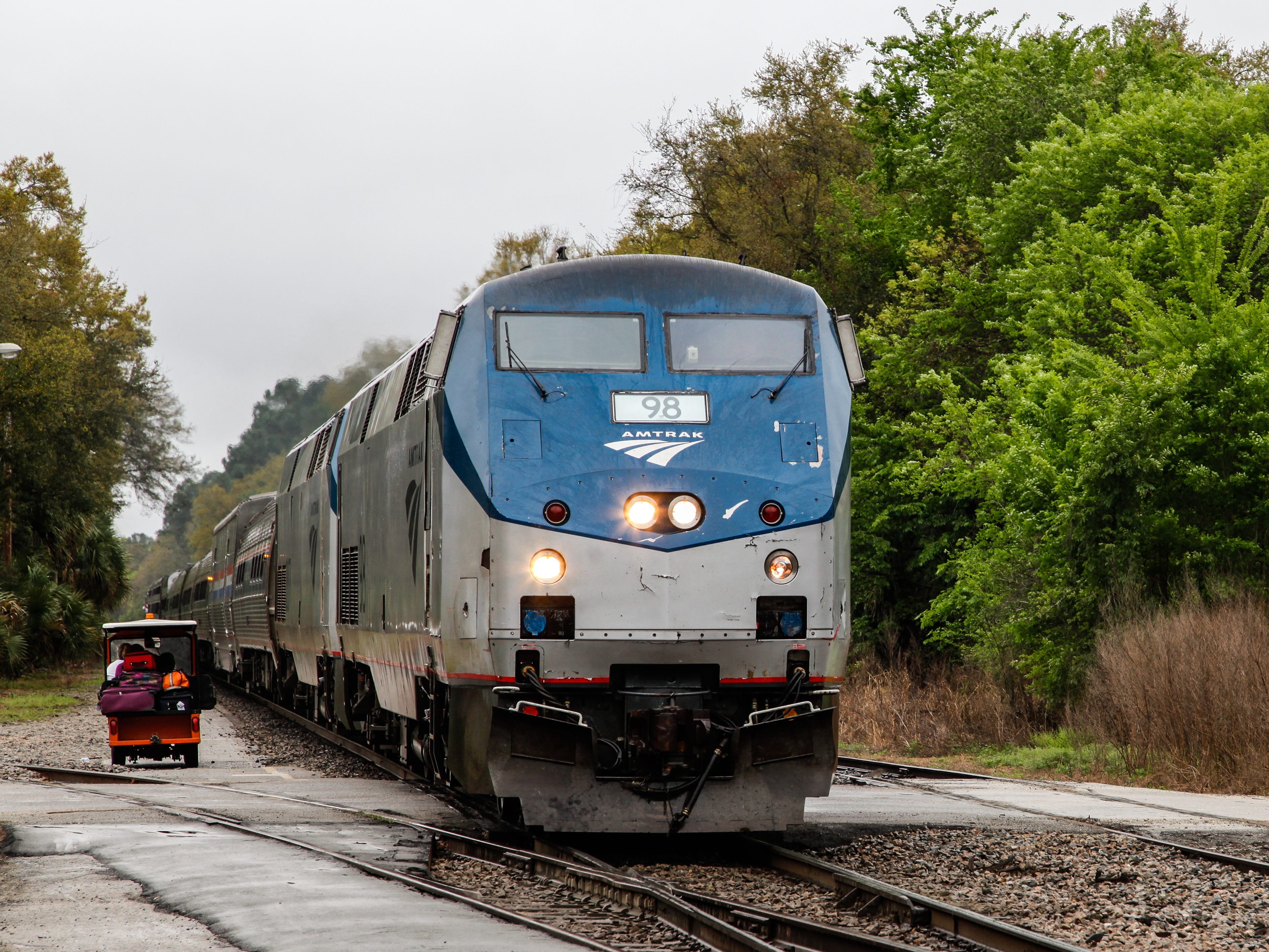 I traveled long-distance on Amtrak for the first time. These 10 things ...
