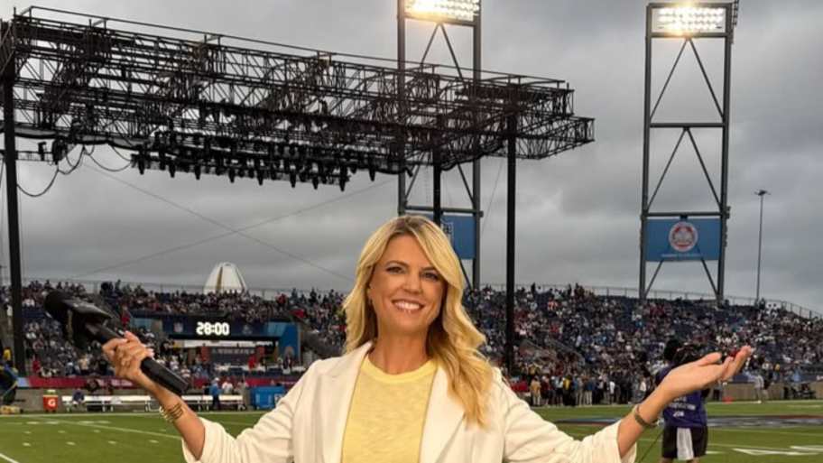 NFL reporter Melissa Stark wears most casual sideline fit ever for ...