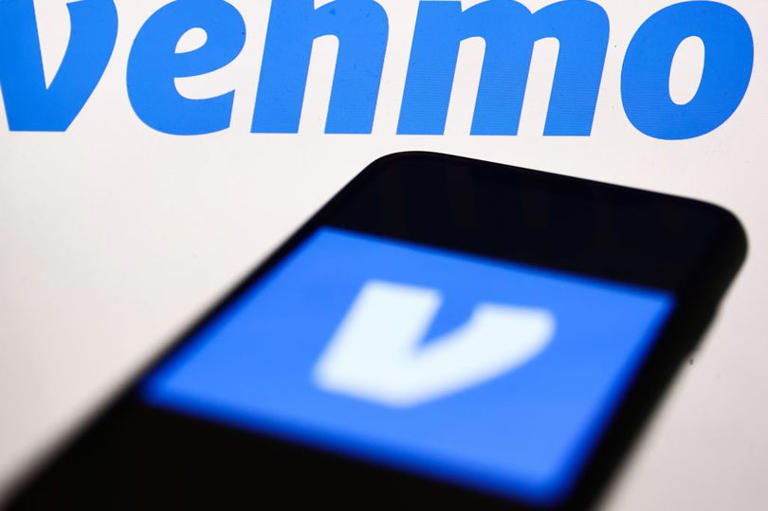 PayPal and Venmo down as thousands scramble to make payments amid app ...