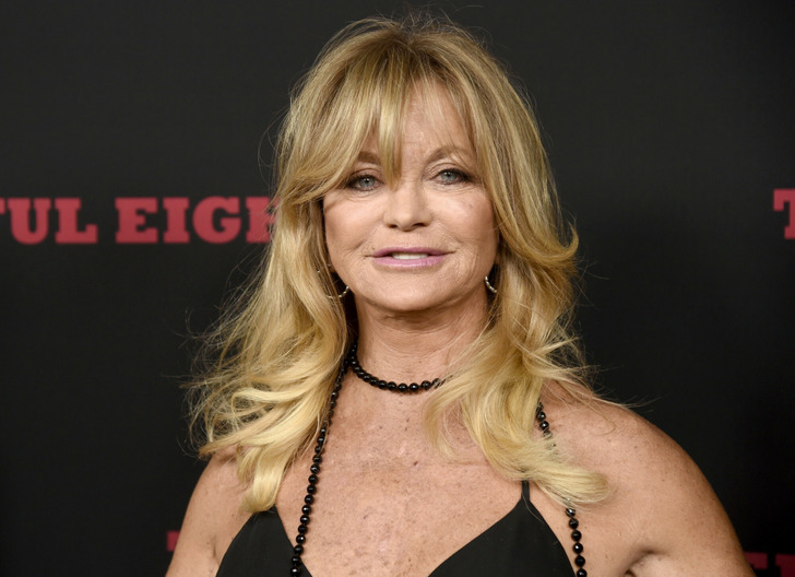 “What’s Going On With Her Mouth?” Goldie Hawn Shows Up on the Red ...