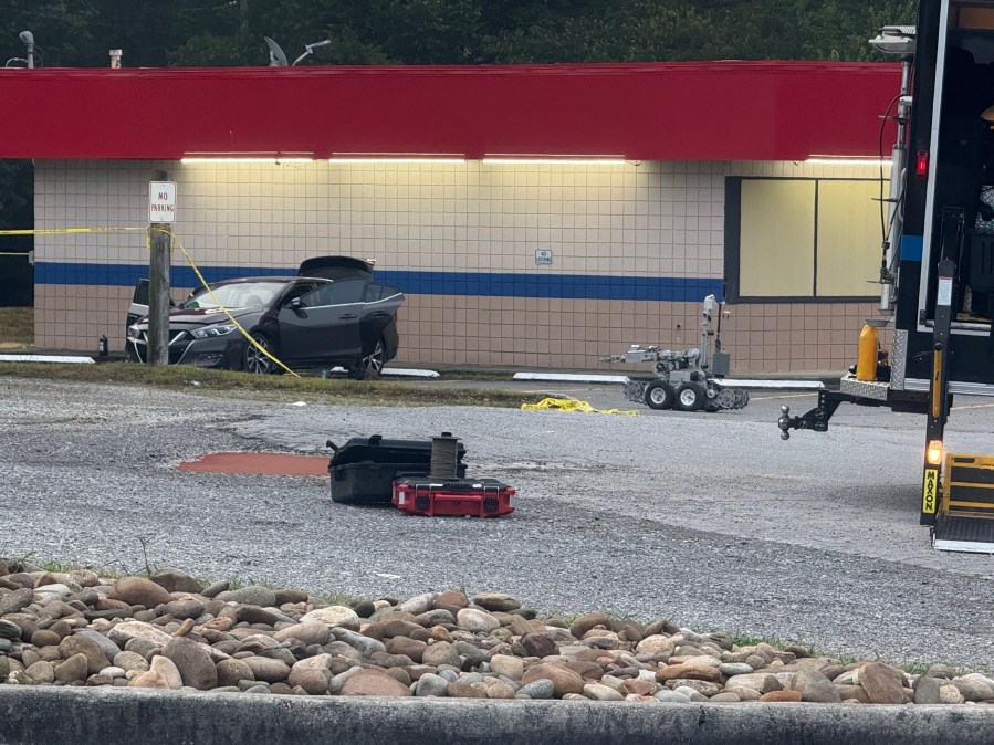 Oliver Springs Police find explosive devices inside suspicious vehicle