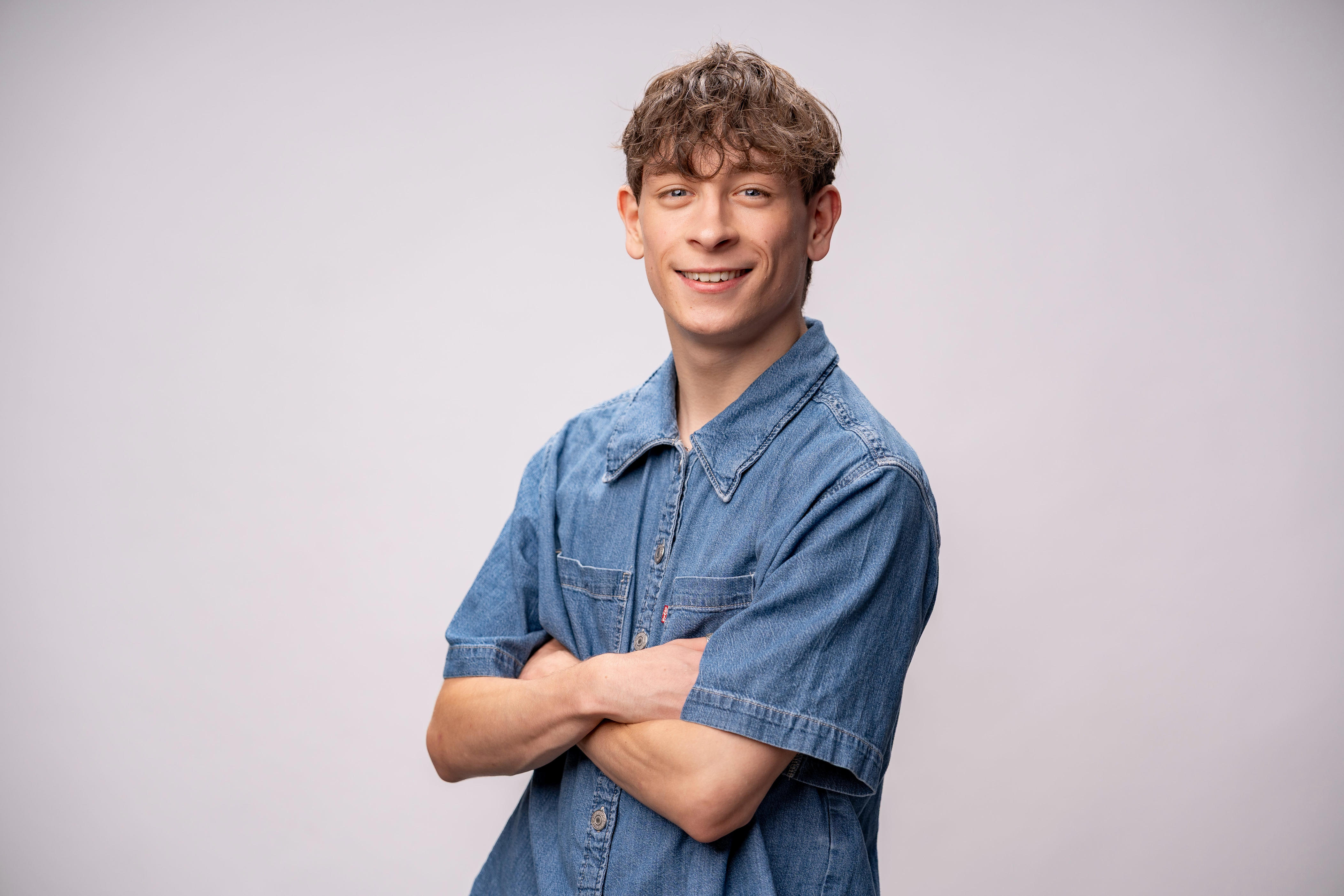 'Stranger Things' Broadway star Louis McCartney on why he reads ...