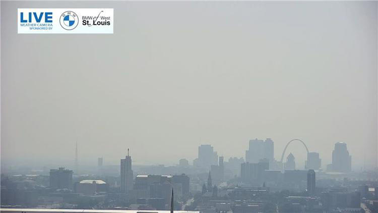 Canadian wildfire smoke covers St. Louis under orange air quality alert