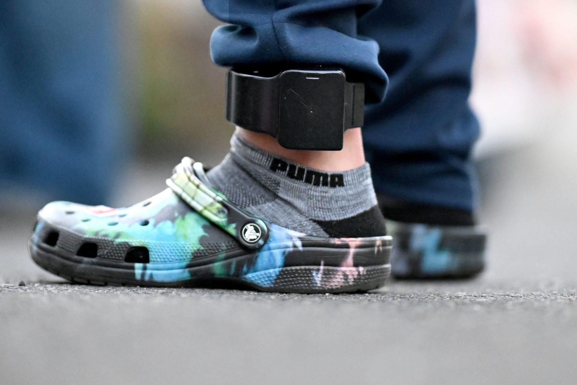 ICE to shackle 180,000 immigrants awaiting a decision on their status