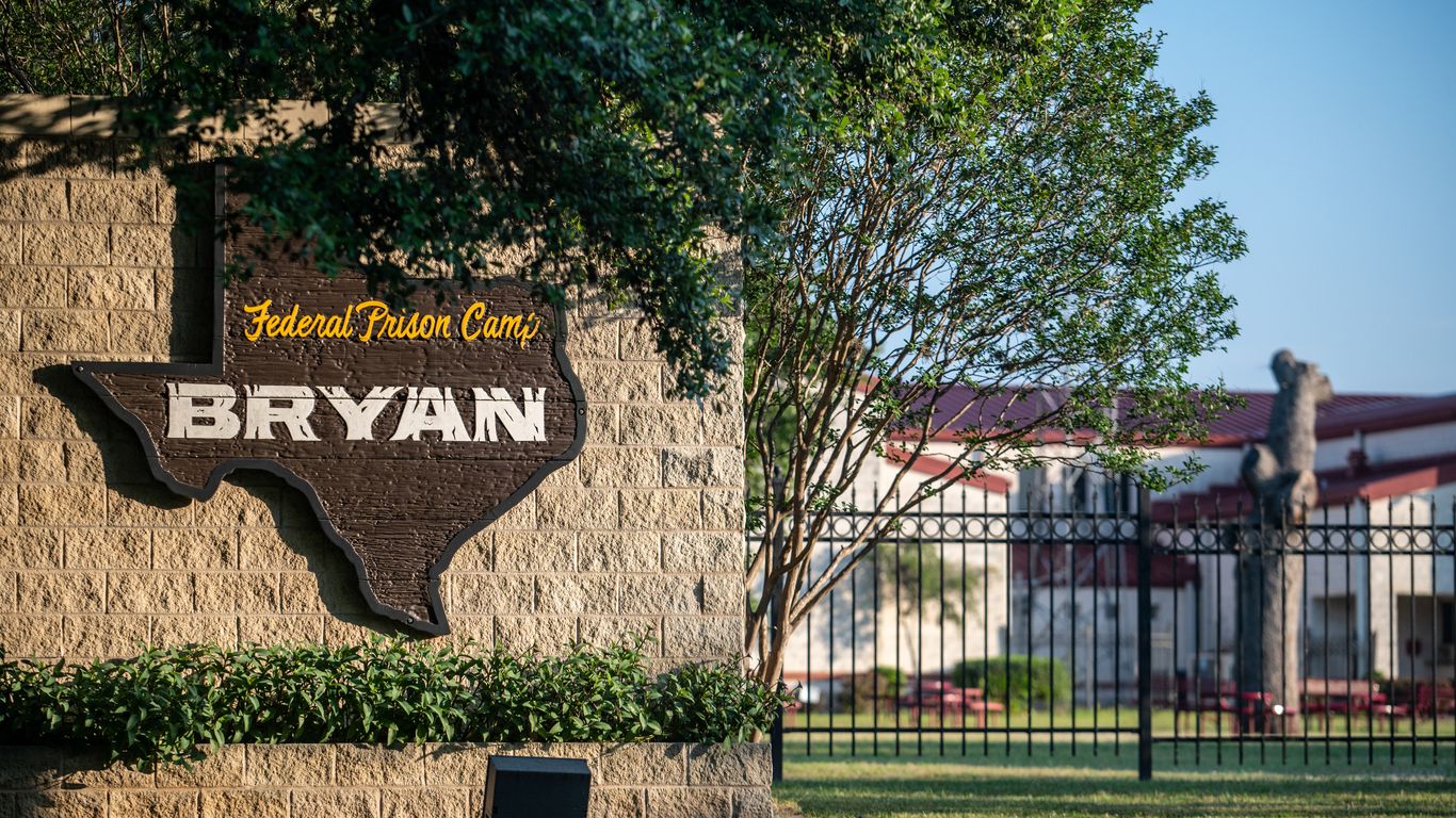 What we know about Camp Bryan, Ghislaine Maxwell's new minimum-security ...