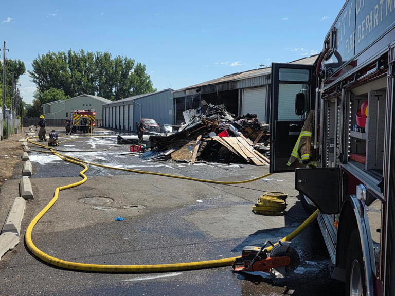 Firefighters extinguish storage unit fire in Heyburn