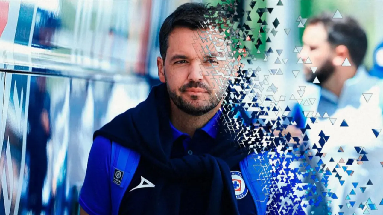 ¿Nicolás Larcamón debe irse de Cruz Azul?