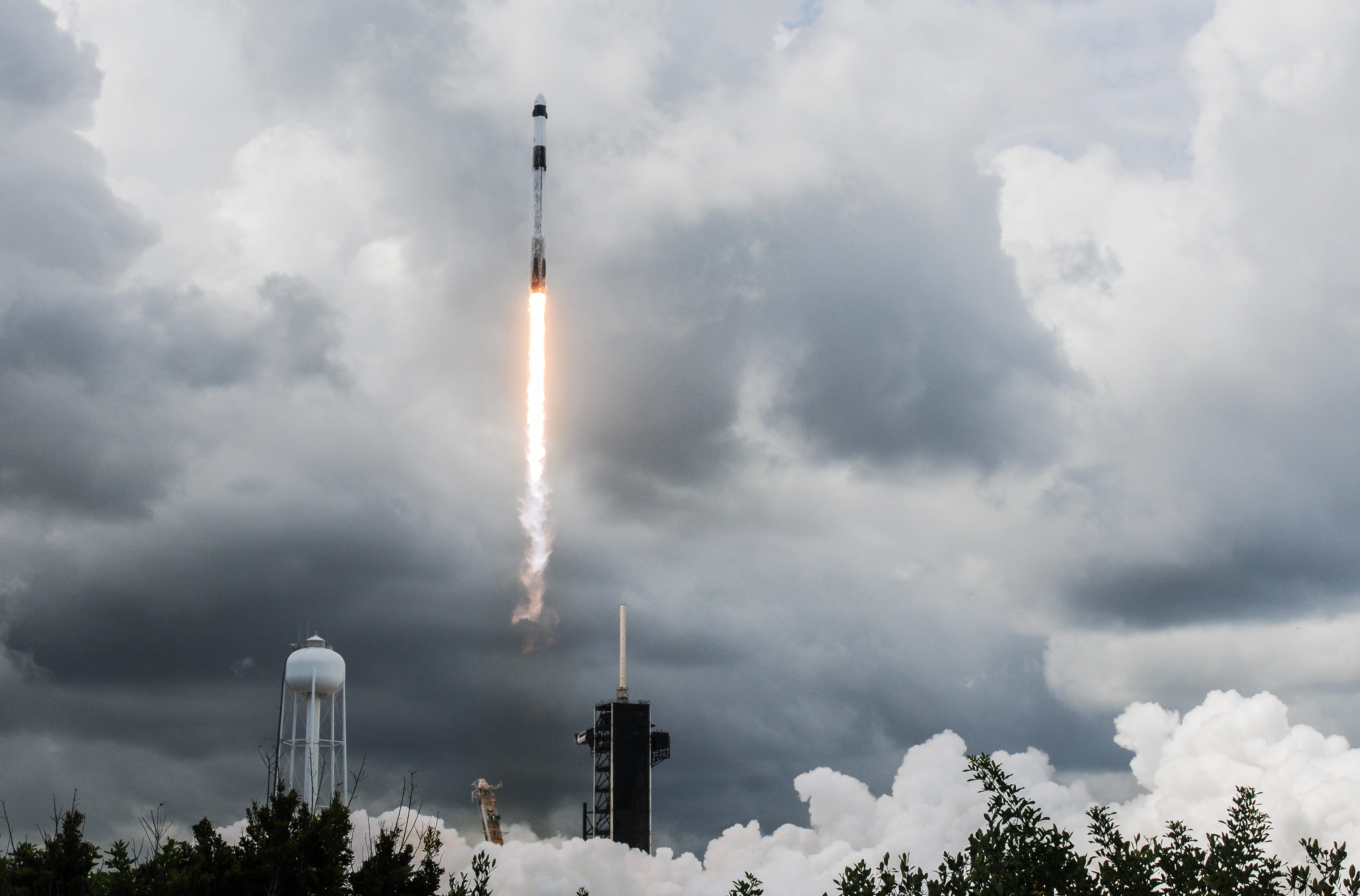 SpaceX, Amazon satellite rocket launch in Florida: What time is liftoff ...
