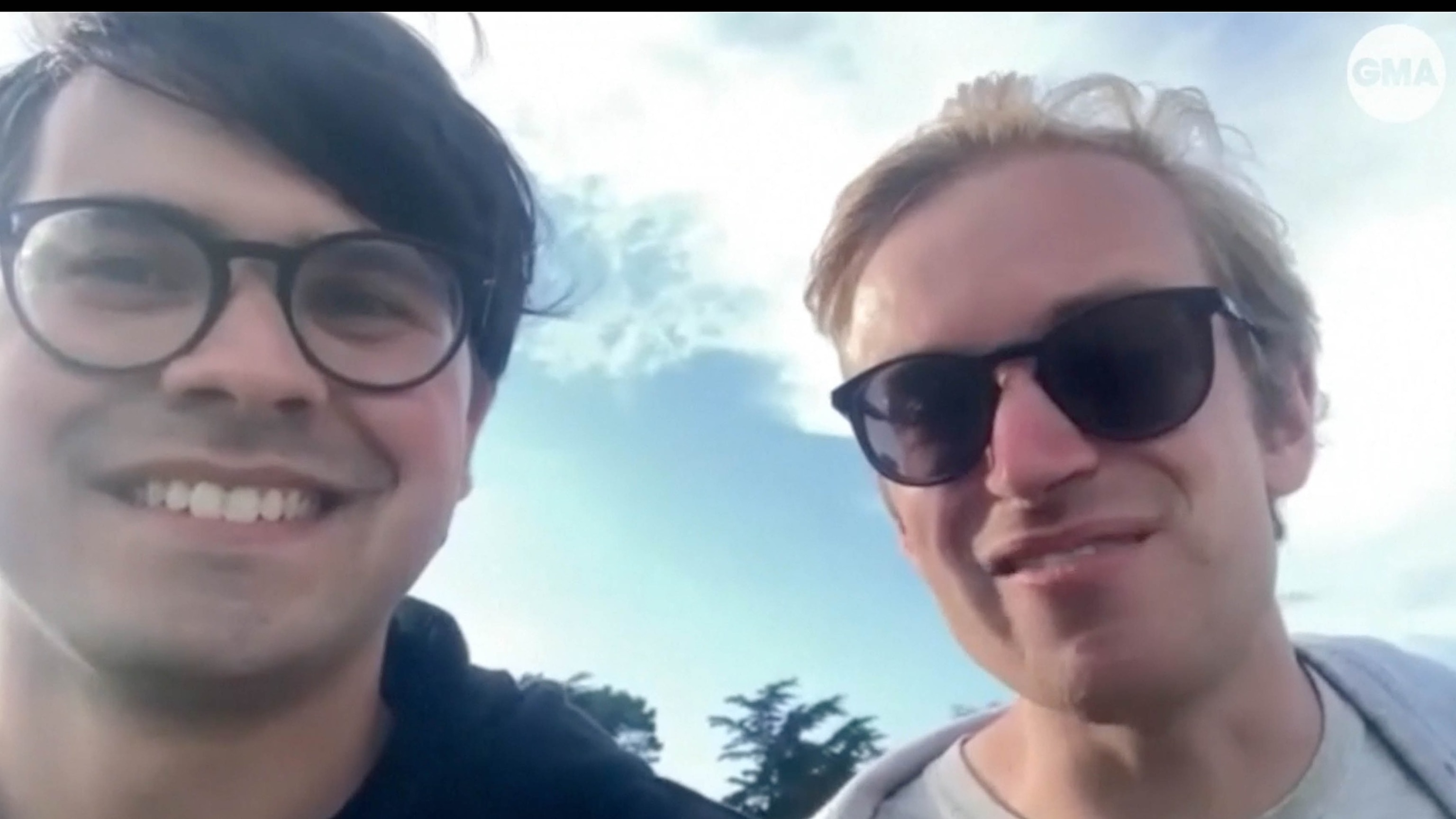 2 friends travel 1,400 miles on public transit from Mexico to Canada border
