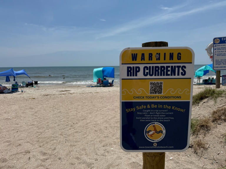 New rip current warning signage installed on Edisto Beach