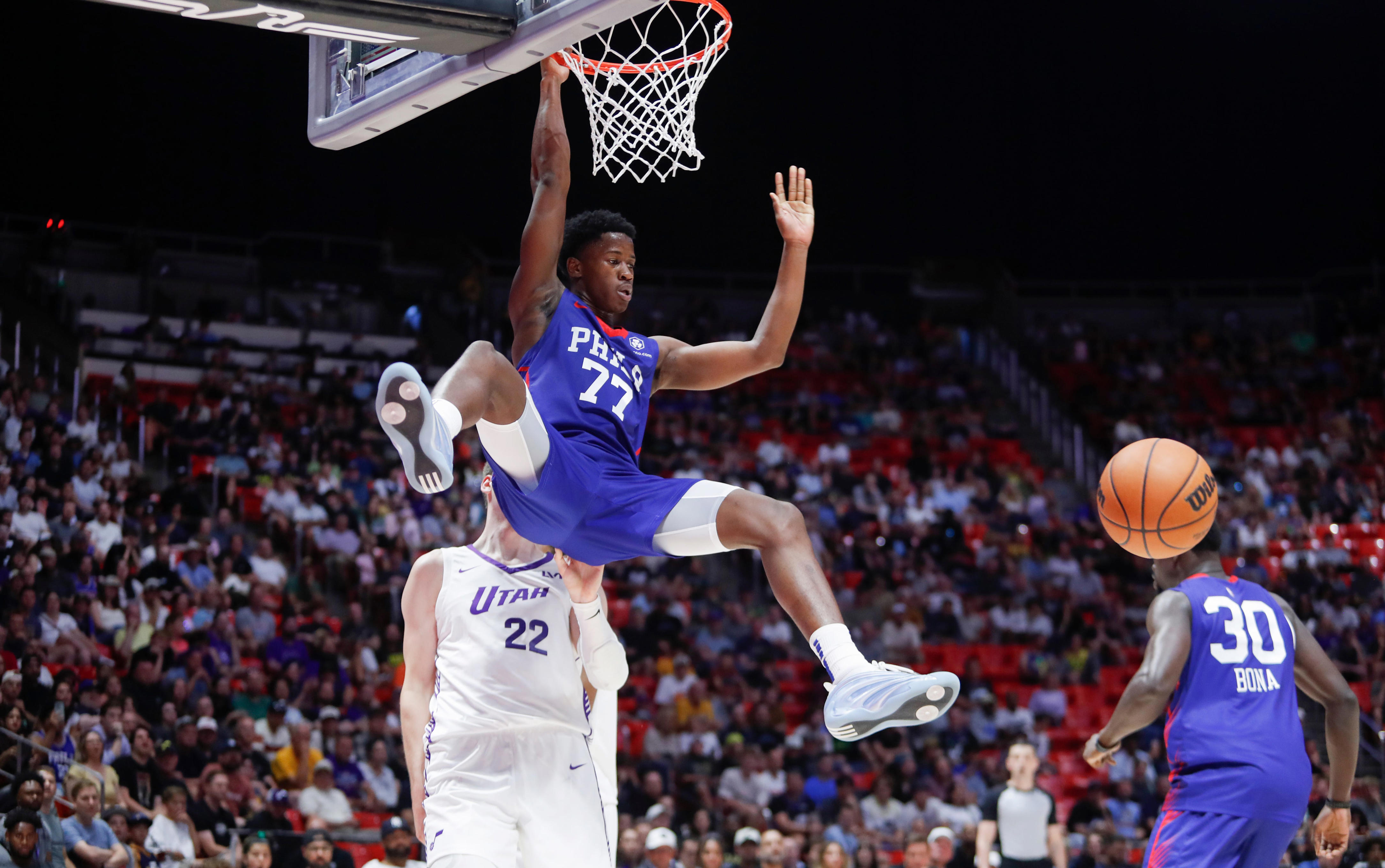 Sixers' VJ Edgecombe pulls up to Tyrese Maxey Foundation golf tournament