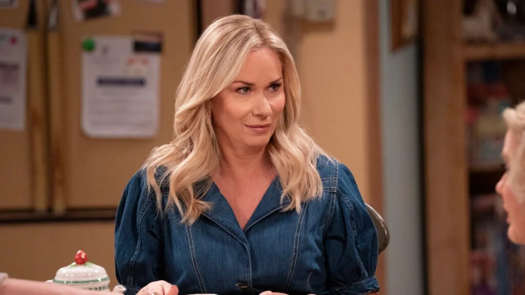 'Leanne' Cast and Character Guide: Who's Who in the Netflix Sitcom?