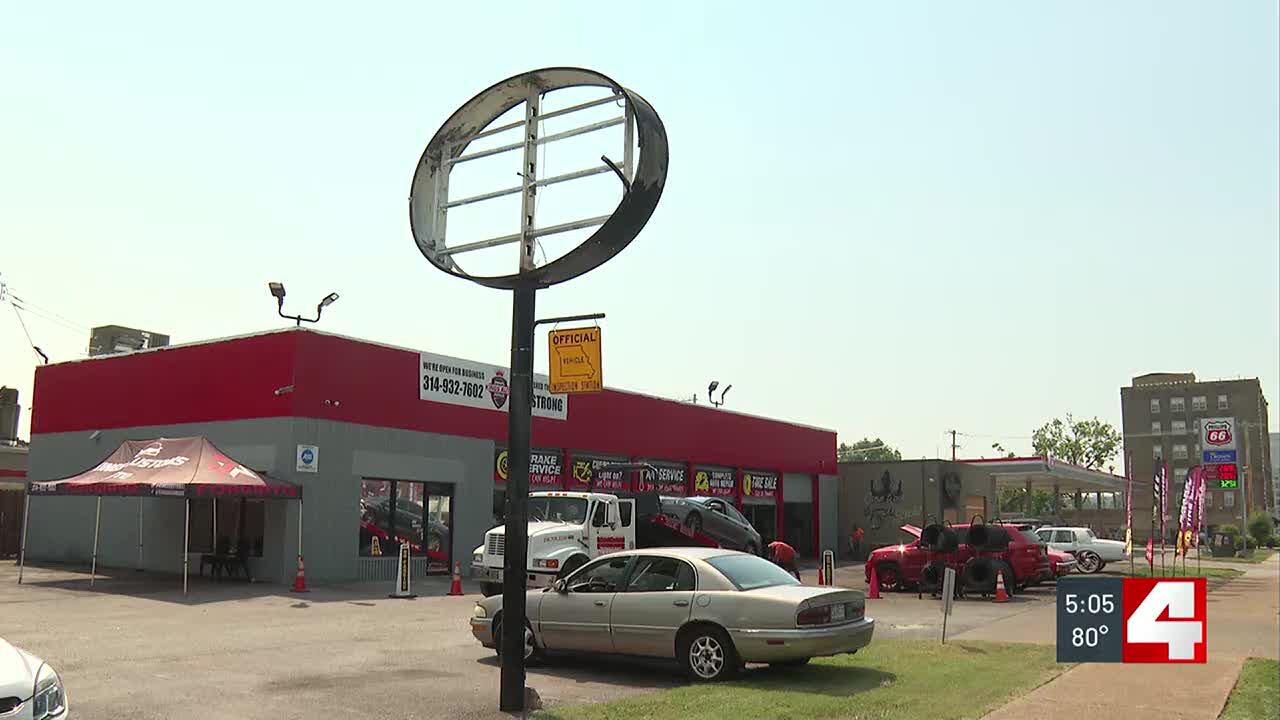 Tornado-damaged auto shop that served as a community donations hub ...