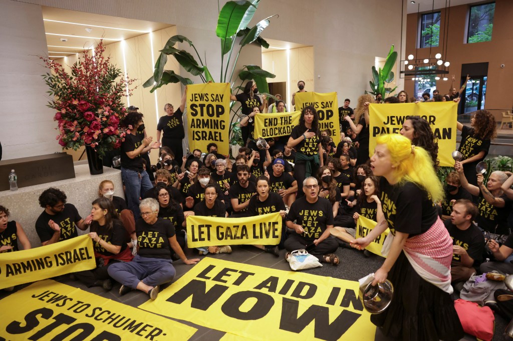Anti-Israel NYC Councilwoman Tiffany Caban, dozens of protesters swarm ...