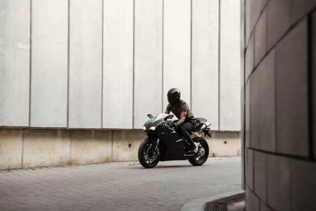 7 Legendary Bikes Every Indian Bike Lover Misses