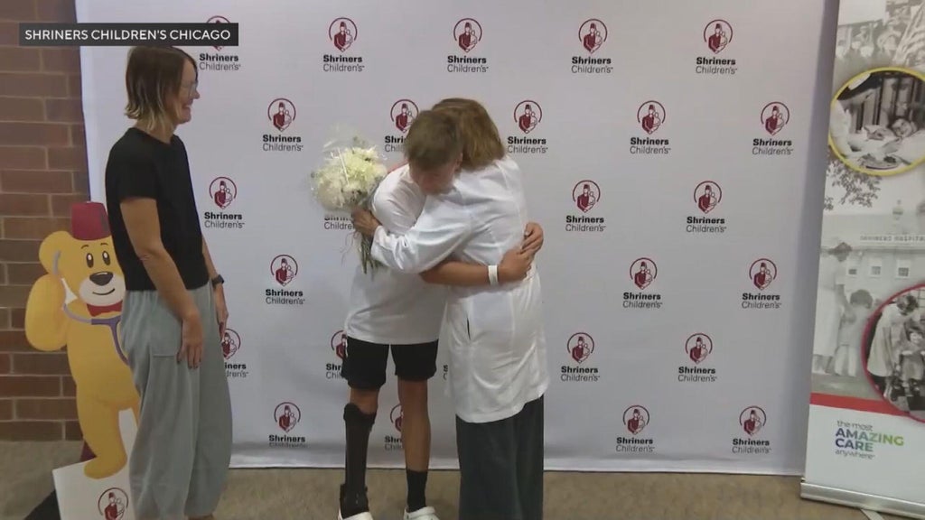 New Lenox teen reunites with surgeon who amputated foot as toddler and ...