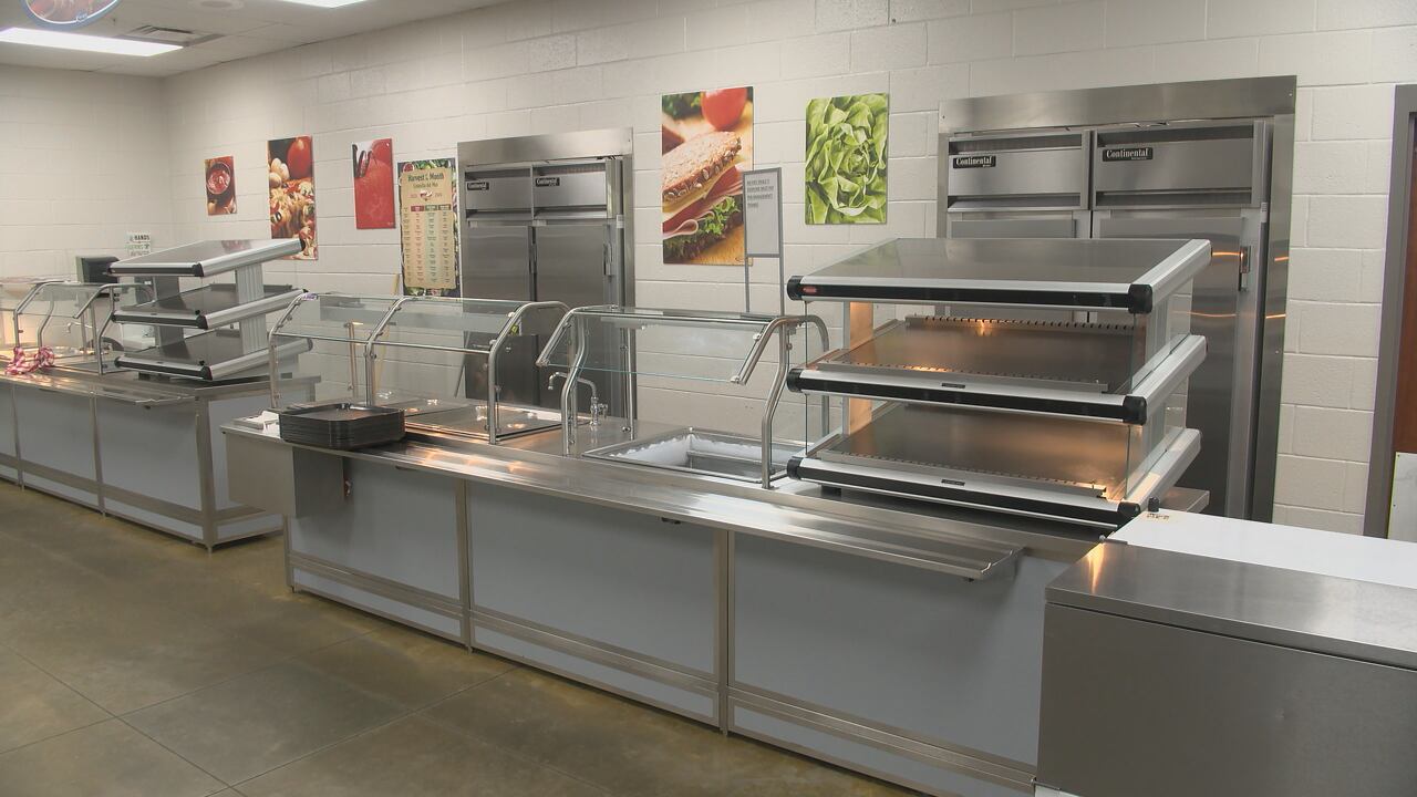 New program brings fresh produce to school cafeteria