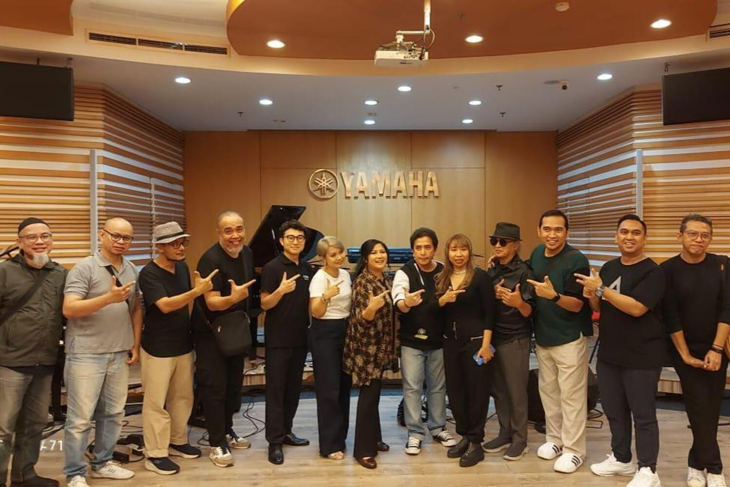 Begini Keseruan Rangkaian Synth Wave Revival: 80s Music with Yamaha