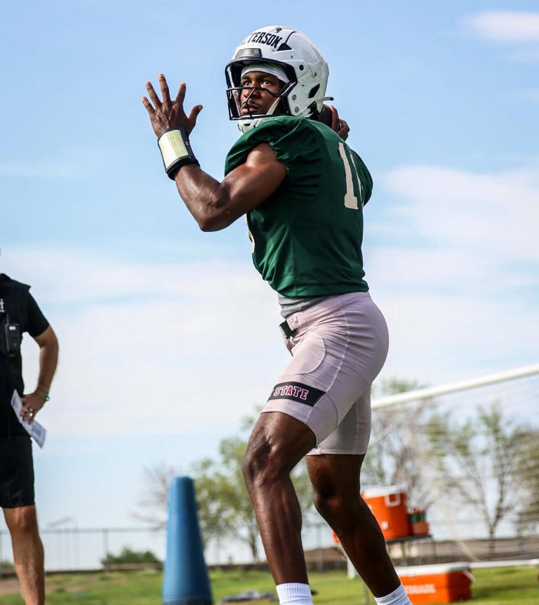 NMSU's three-star freshman QB from 2025 class will enter the transfer ...