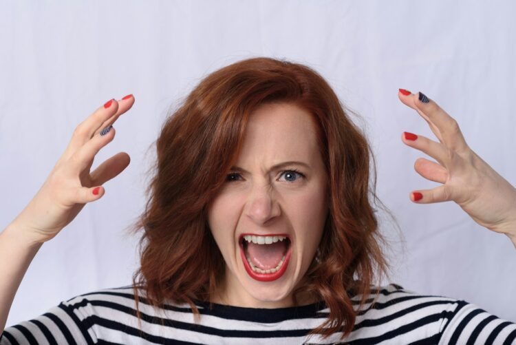 15 Toxic Behaviors That Push People Away From You