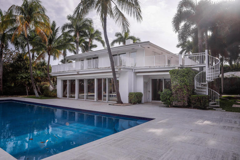 Jeffrey Epstein's home in Palm Beach, Florida: Before and after photos ...