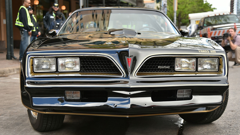 What's The Difference Between Pontiac Trans Am And Firebird?