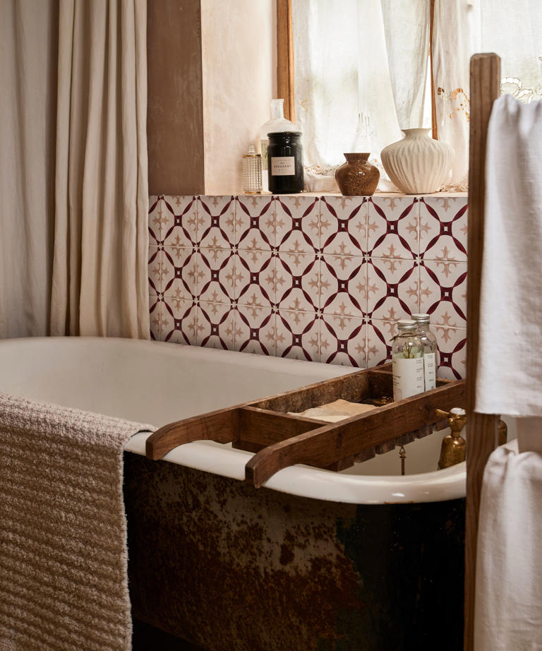 Should you choose your bathroom paint color or tiles first? Interior ...