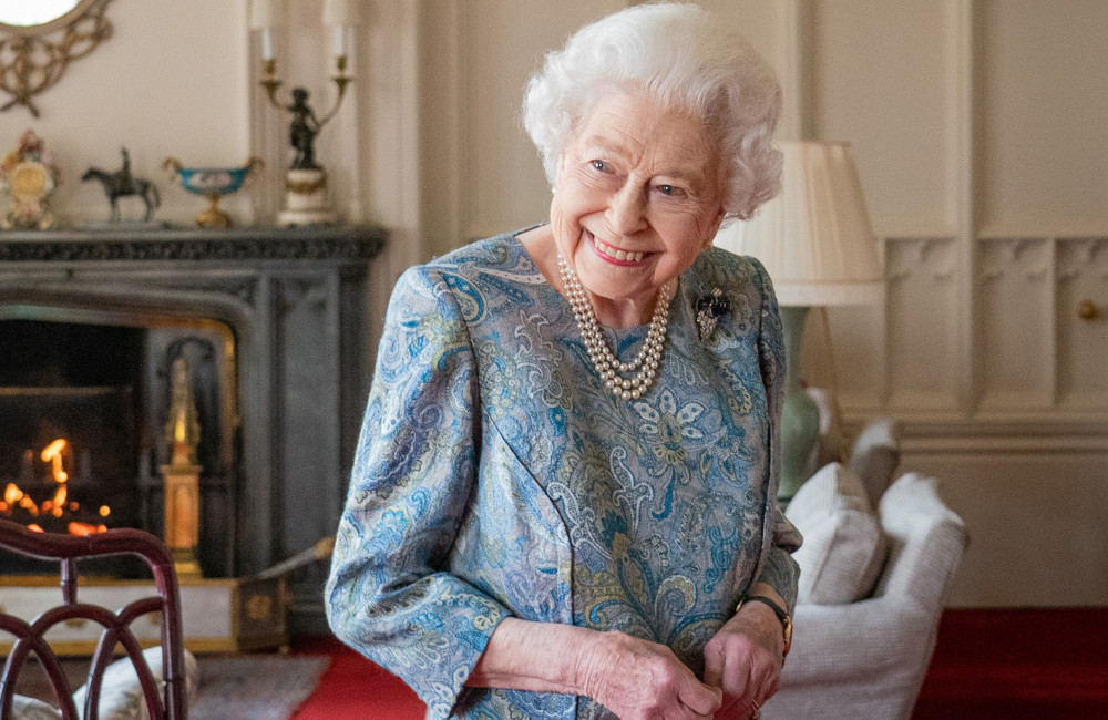 Queen Elizabeth’s senior aide gives approval to new royal play