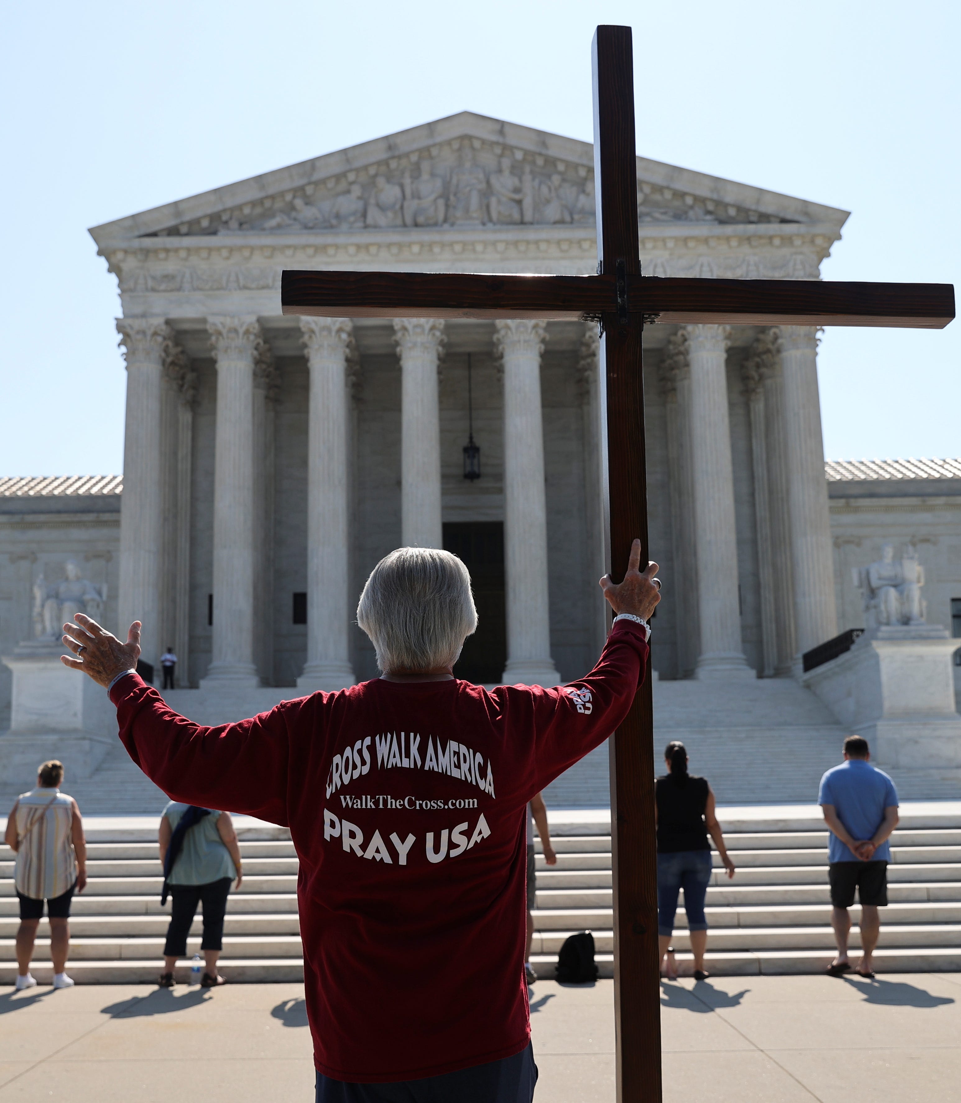 From Bibles to prayer groups: What Trump's new religion memo for ...