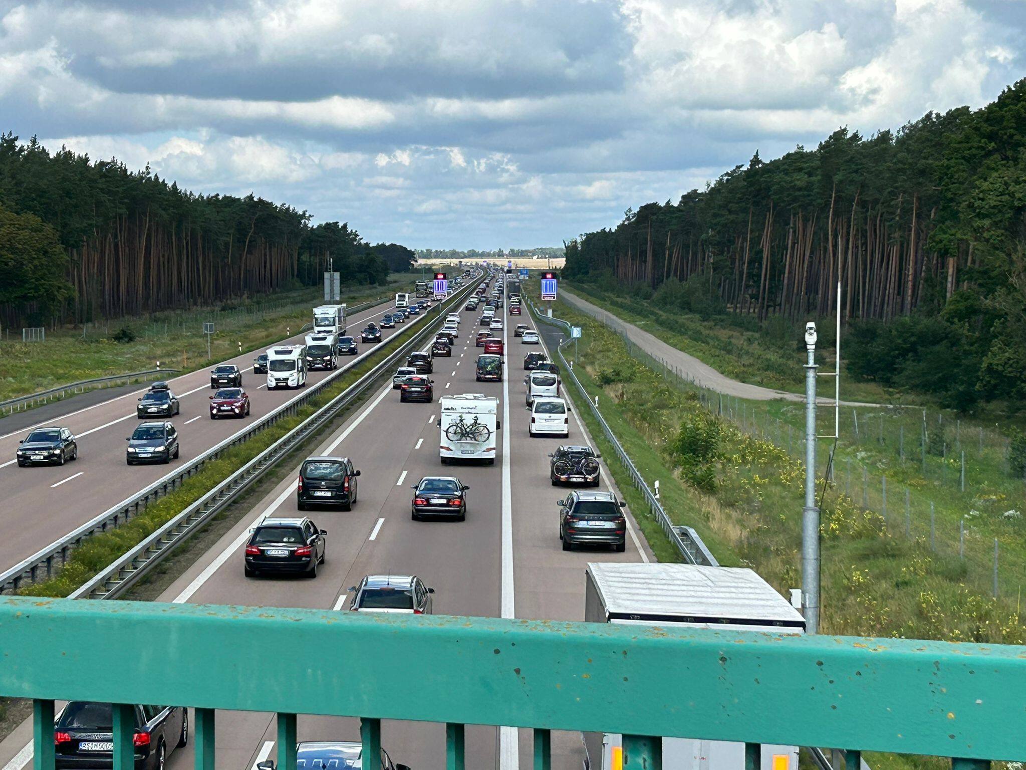 Wunderschone Stau A24 Aktuell Ebenbild