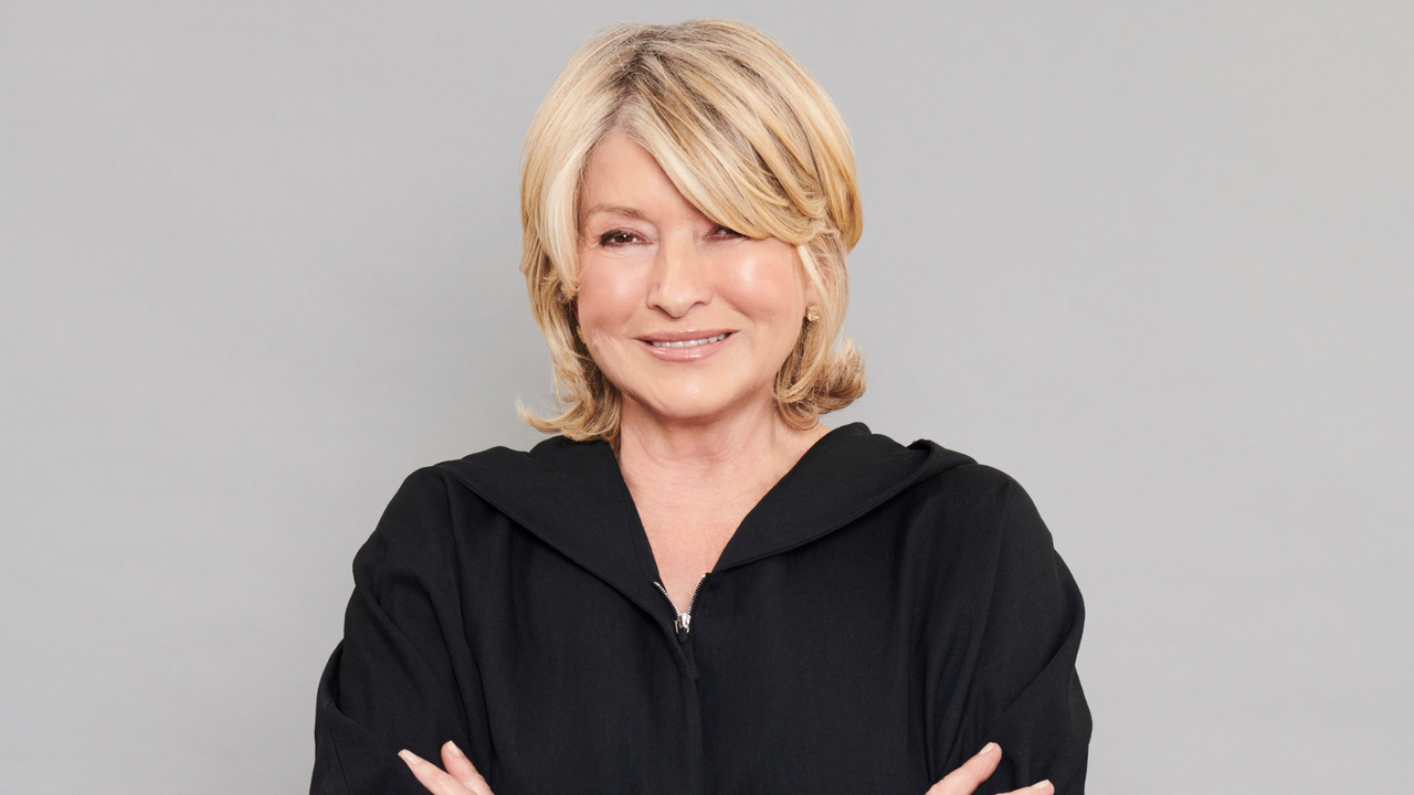 Martha Stewart’s ’90s home library shows a rare, refined twist on color ...