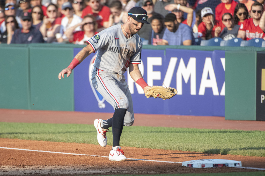 Kyle Manzardo's RBI single in 10th inning gives Guardians 3-2 win over ...