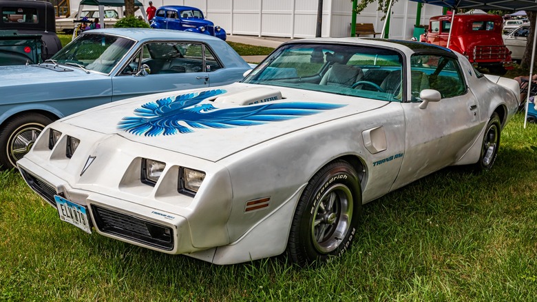 What's The Difference Between Pontiac Trans Am And Firebird?