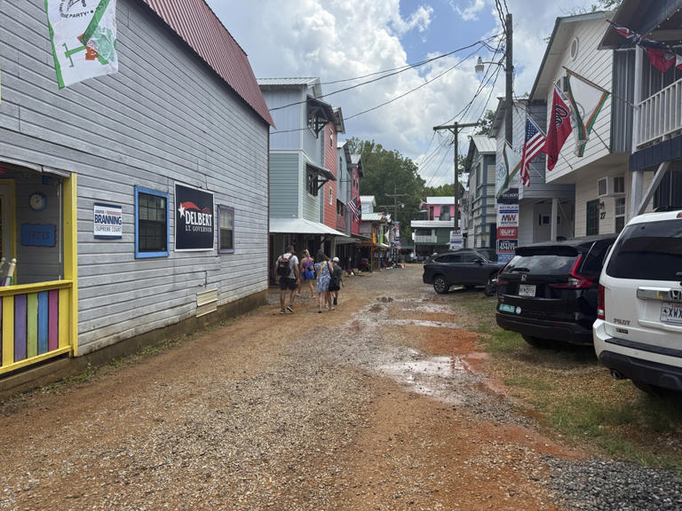 Generations come together at a county fair dubbed Mississippi's 'giant ...