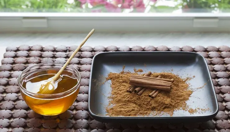 6 Home Remedies To Treat Skin Outbreaks
