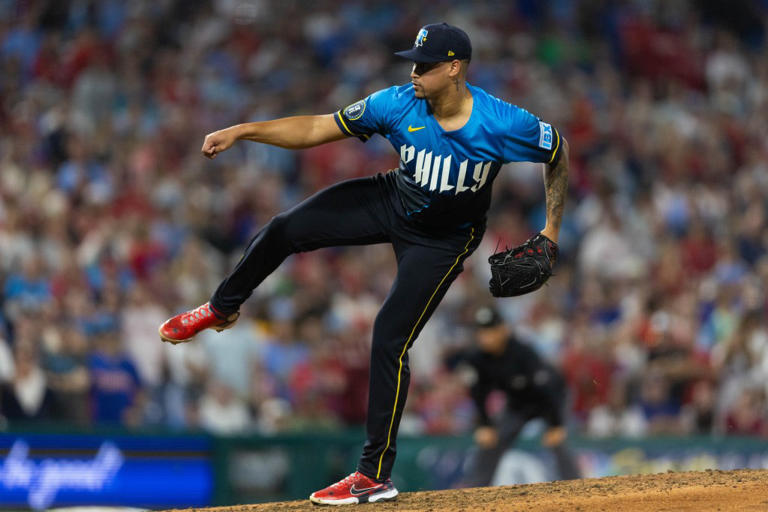 Phillies manager Rob Thompson gives up number to new closer Jhoan Duran
