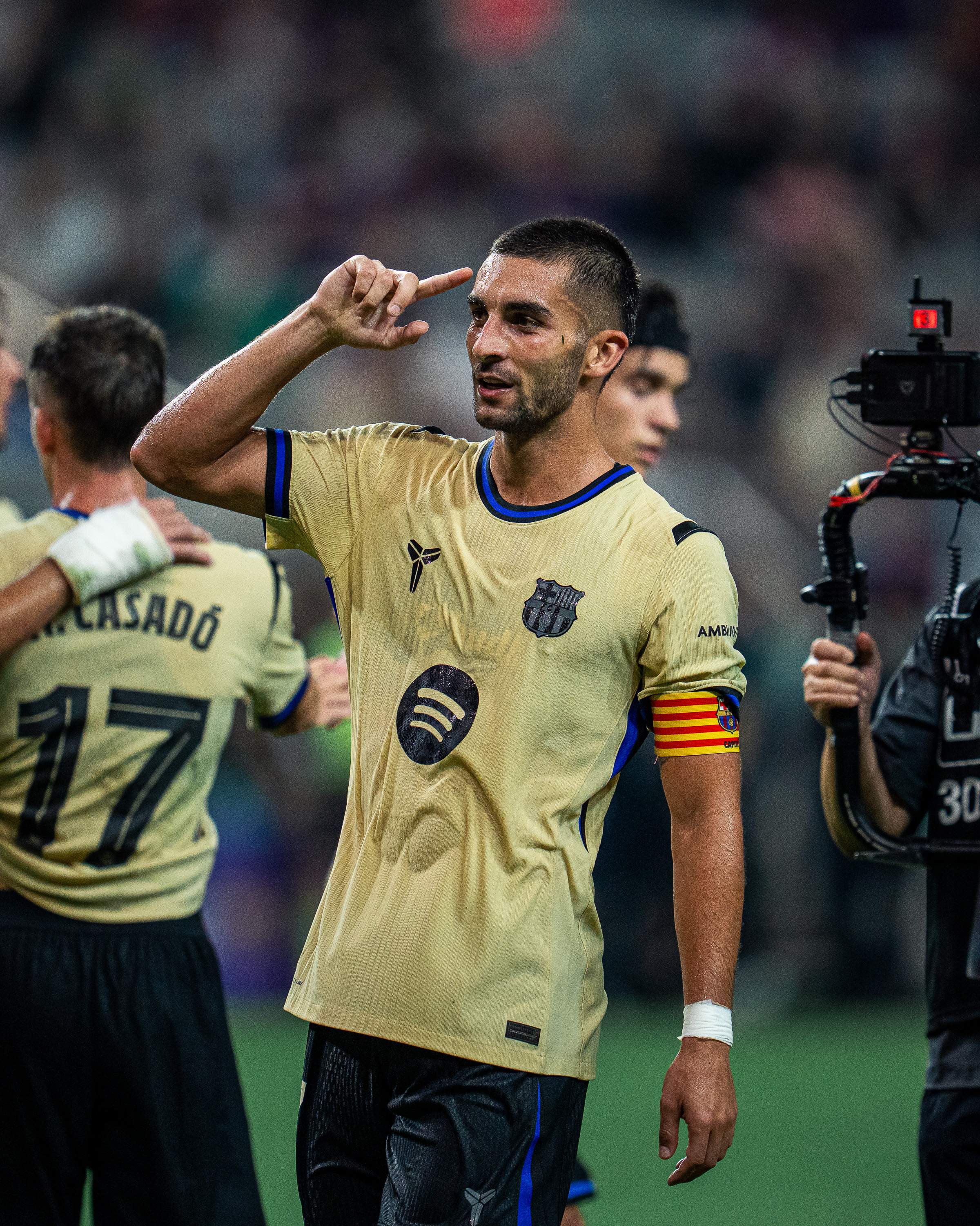 Ferran Torres mete en problemas a más de uno en el vestuario del Barça