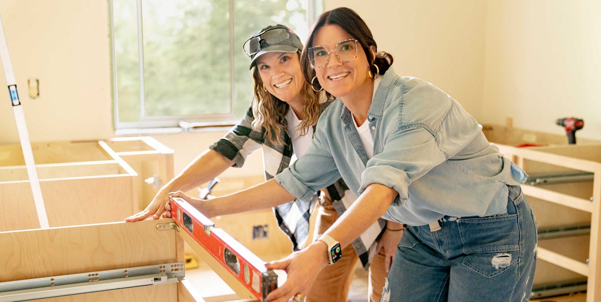 Stars of HGTV's ‘Unsellable Houses’ Hint at New Season