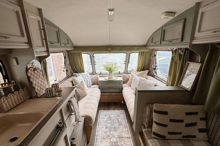 'I bought a run-down caravan for £500 and turned it into my dream ...