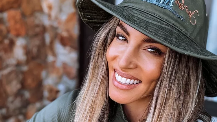 Η Αθηνά Οικονομάκου πήγε για safari | Το ξεχωριστό look και τα ...