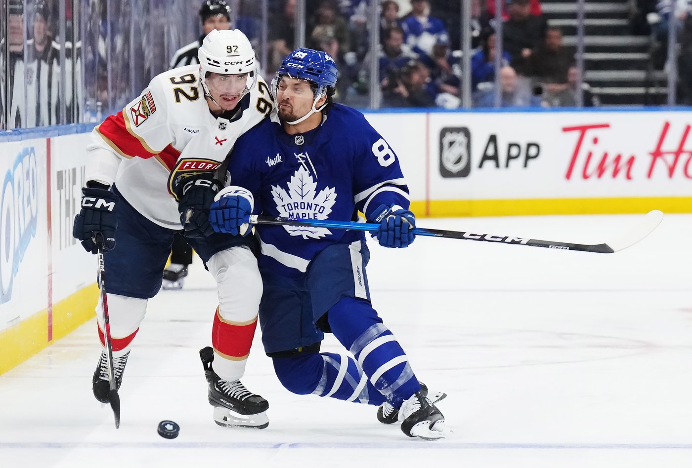 Maple Leafs sign forward Nicholas Robertson to one-year contract extension