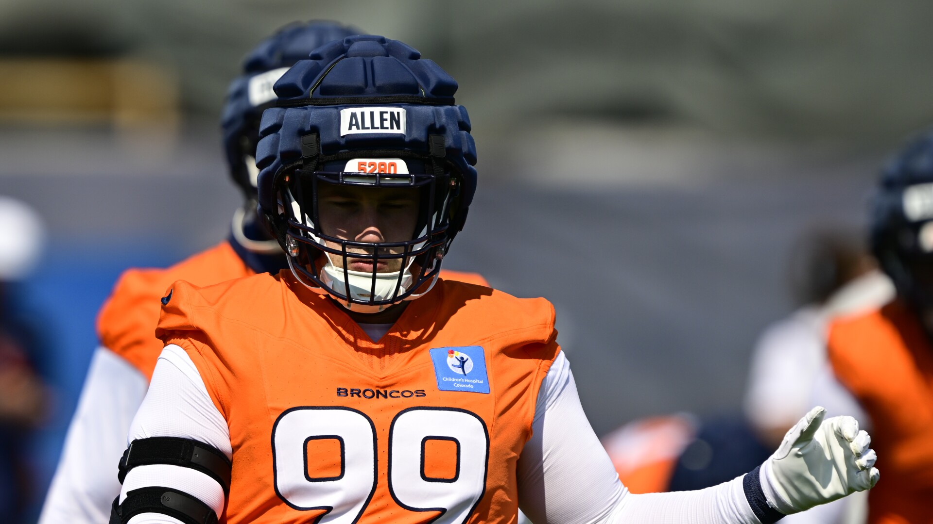 Broncos' Zach Allen hasn't splurged with his new contract: "Just so ...