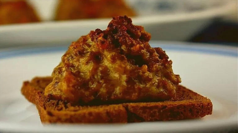 This Meaty Old-Fashioned Appetizer From The '70s Goes By Many Names