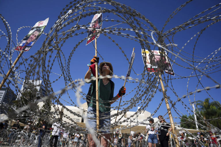 Israeli fire again kills Gaza aid-seekers as US envoy meets with ...