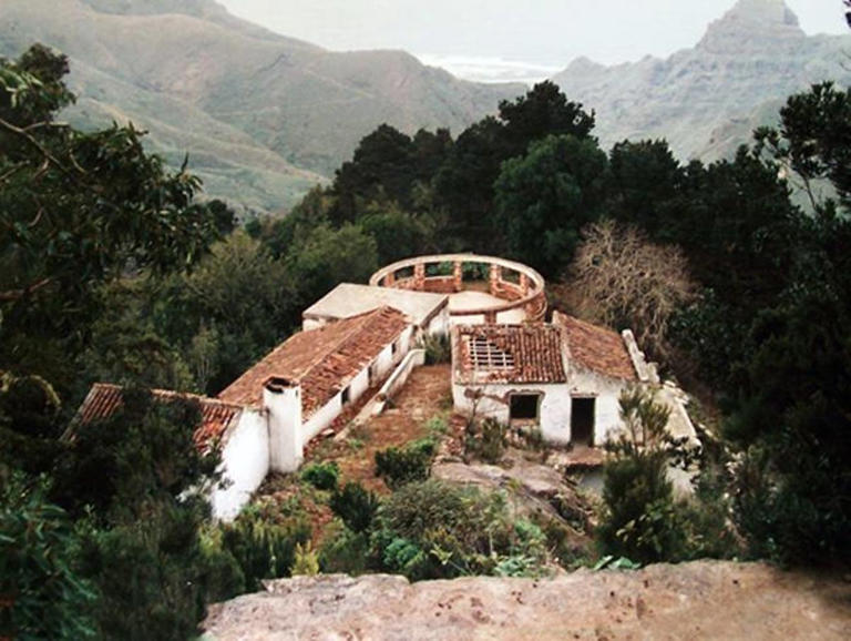 Fue refugio de un asesino y usada para ritos satánicos: la casa ...