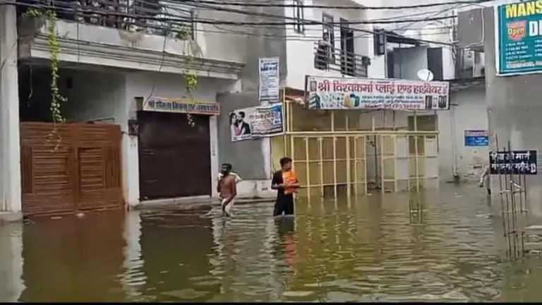 Yamuna crosses danger mark, Delhi on flood alert
