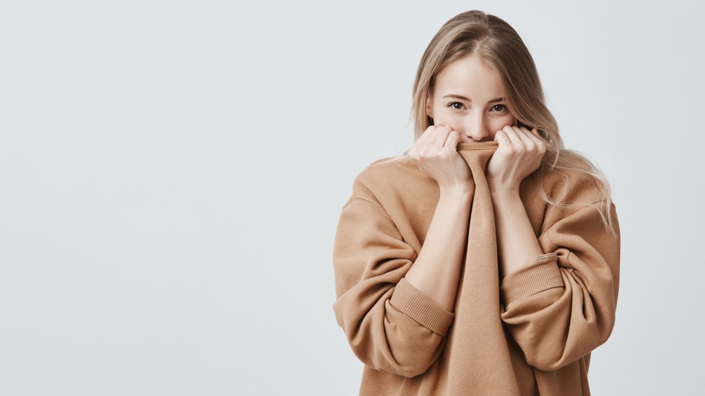 Olga (25): Zamilovala jsem se do mámina přítele. Bojím se, že se to provalí