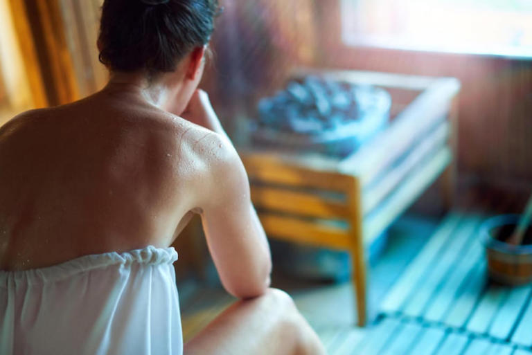 18 Things to Avoid in the Sauna