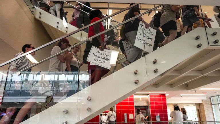 Texas panel advances redrawn congressional map that could take 5 ...