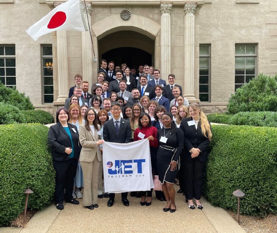 College graduates ‘jet’ from Nashville to Japan to teach English for at ...
